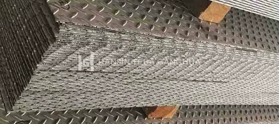Stainless Steel Checkered Plate - gh-stainlesssteel.com